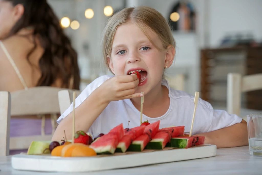 Seu filho não quer comer? Entenda por que o verão interfere no apetite ...